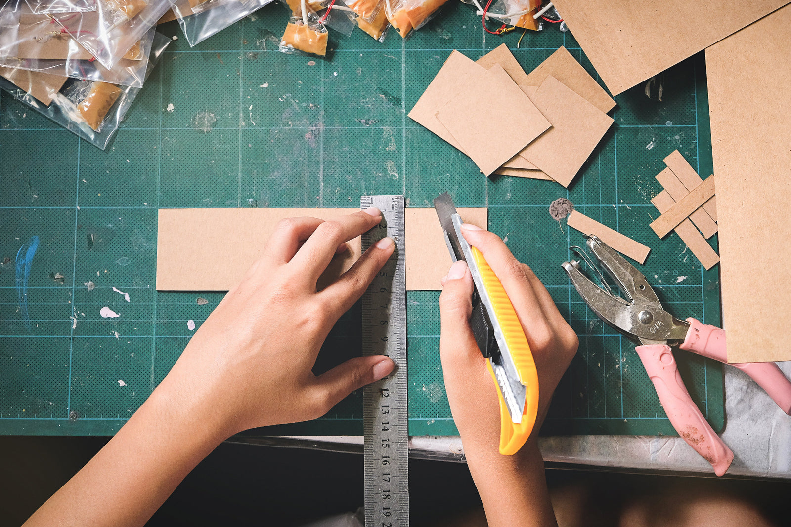 Premium Cardstock, Cover Stock, Bond, Chipboard | ThunderBolt Paper